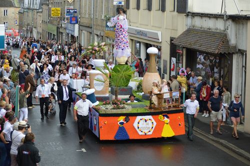 La Fête des fleurs de La Haye-Pesnel